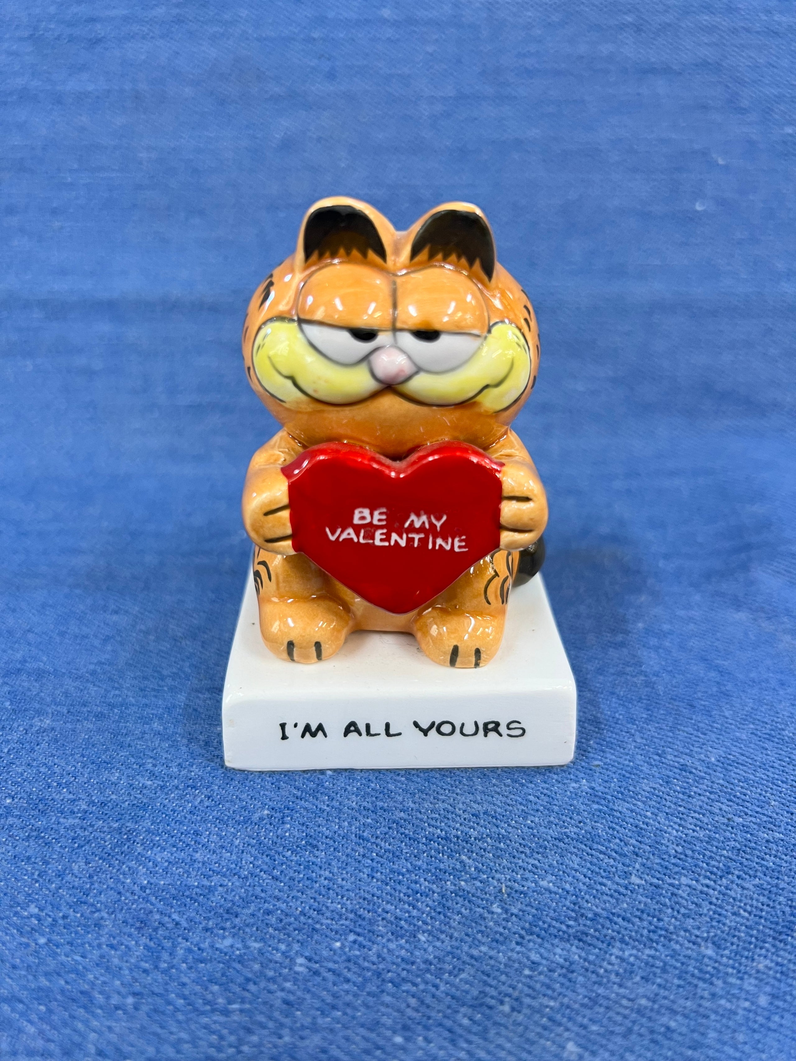 Vintage Garfield Ceramic Statue/ Figurine: Heart | WORKSHOP PGH