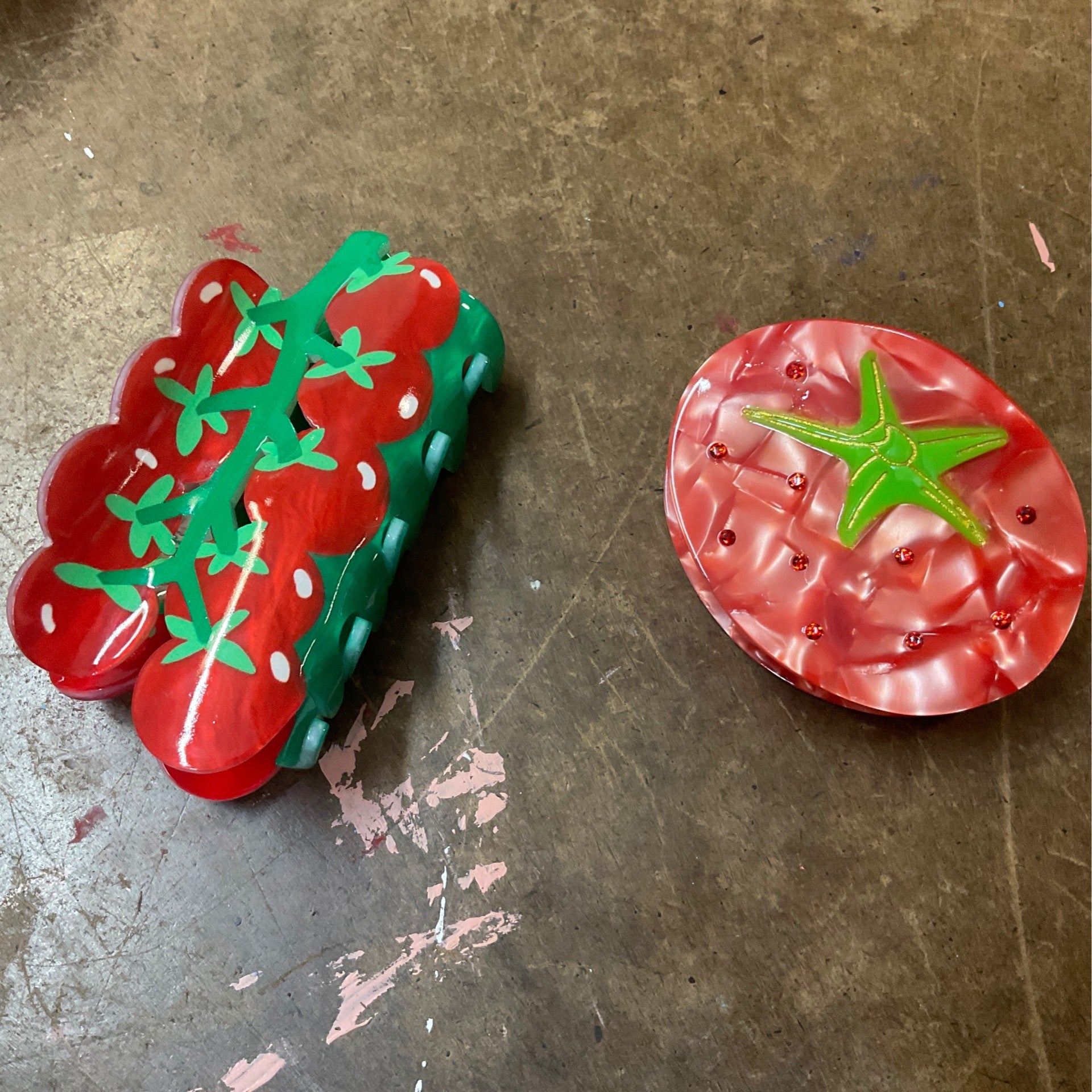 Tomato hair claw | WORKSHOP PGH
